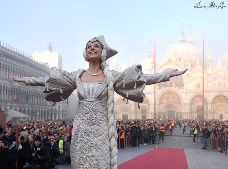 Carnevale di Venezia: Linda Pani pronta per il Volo dell'Angelo